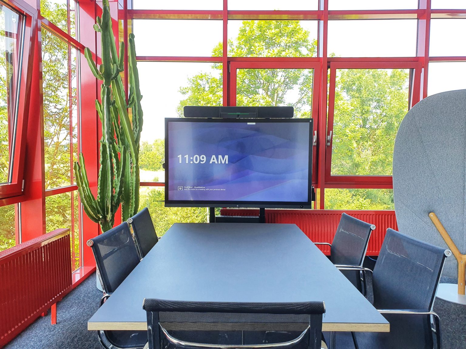 Teams Rooms mit Crestron Flex | BV-comOffice